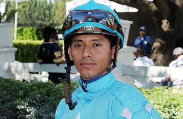 Jockey Jose Alvarez holds on for dear life at Gulfstream (Video)