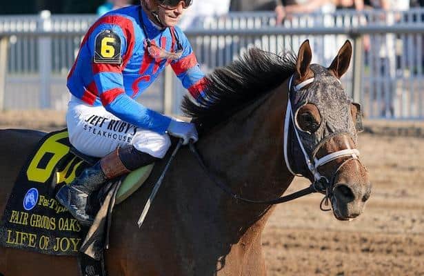 Kentucky Oaks leaderboard: Life of Joy leads changes at the top
