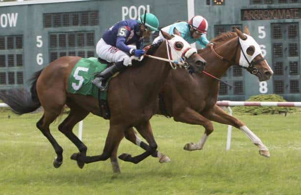 Suffolk Downs gets 'fitting sendoff' with 21,000 in for final weekend