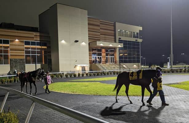 Turfway, Charles Town cancel more cards because of cold