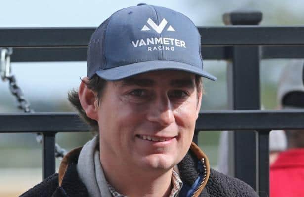 Trainer VanMeter closing his stable after eight years